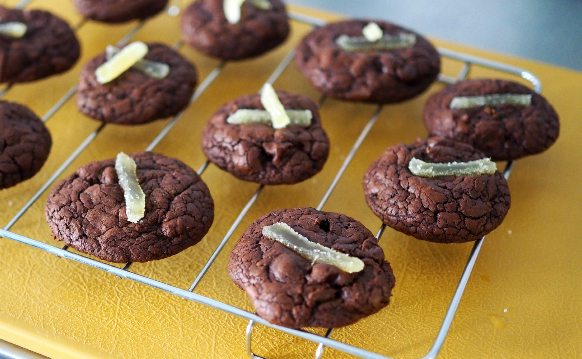gingery brownie crinkle cookies – Sincerely, Syl